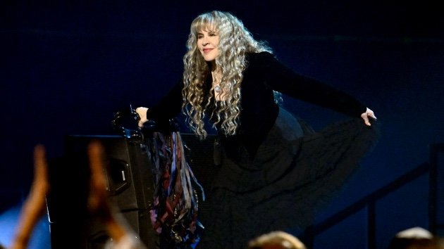 Stevie Nicks performs Fleetwood Mac track for the first time in over 40 ...