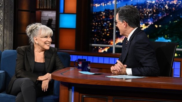 Bette Midler serenades Stephen Colbert during ‘The Late Show ...